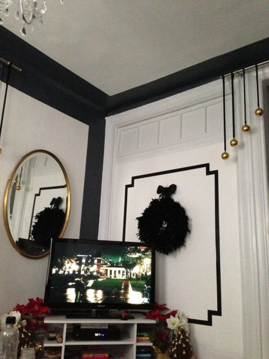 Repurposing Your Feather Boas into a Holiday Wreath | michaelraunhome